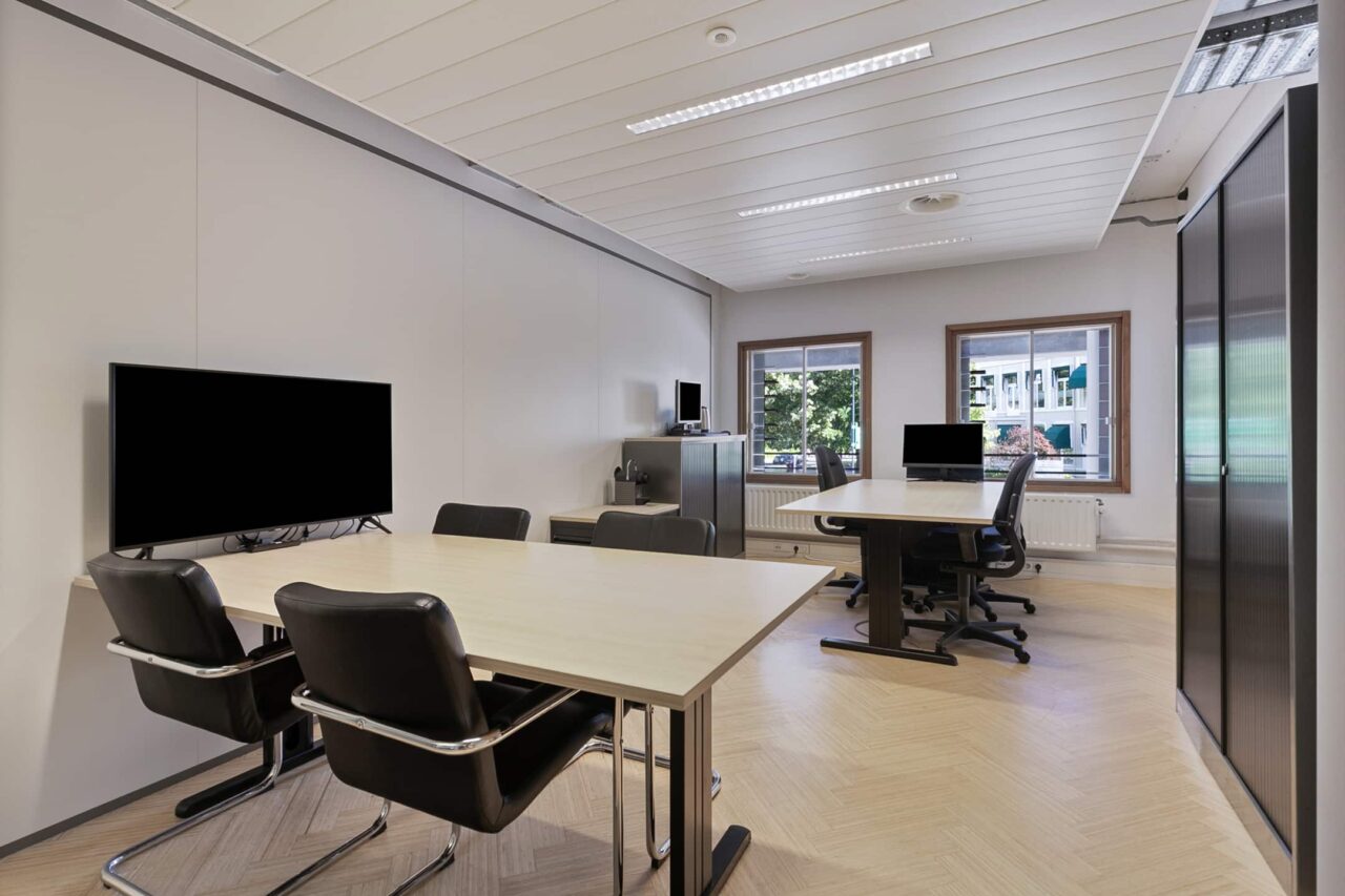Haarlem Kennemerplein M: Ideal Office Space